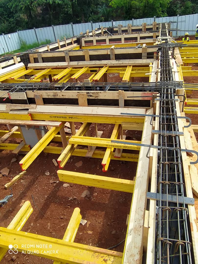 Janvier 2021 : Pose d'une prédalle - PlaYce Yaoundé