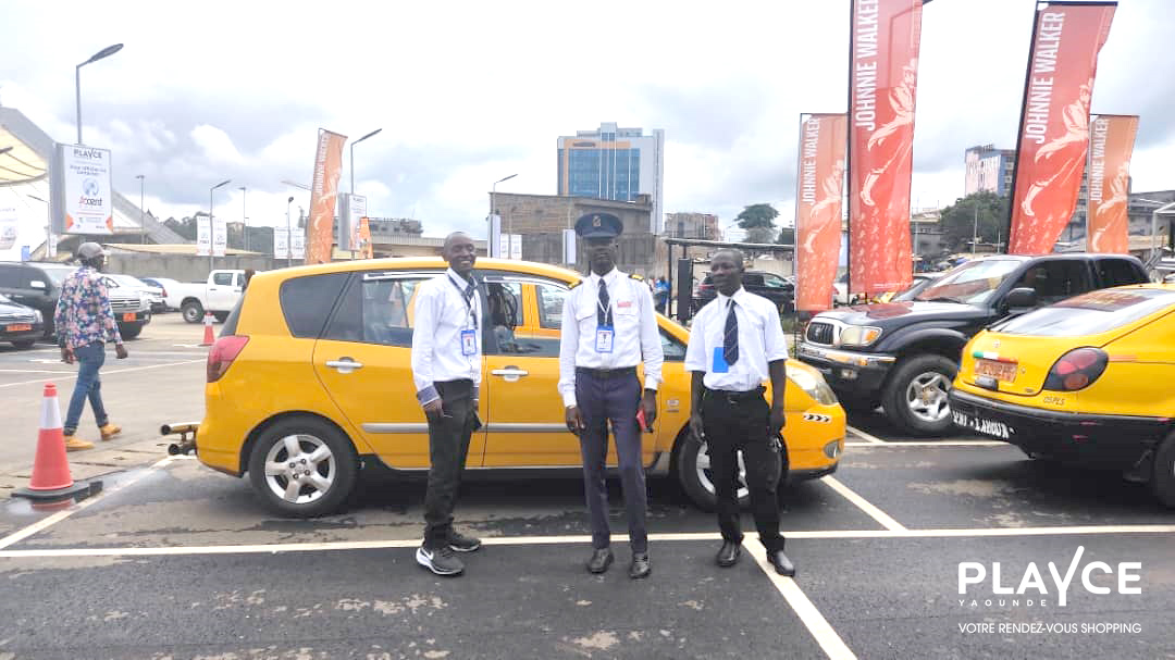 Le centre commercial PlaYce se dote d'une flotte de taxis ...